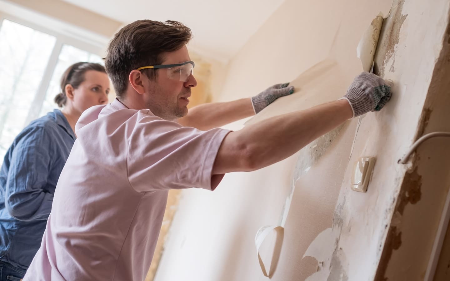 Experts Reveal the Dos and Don'ts of Drywall Repair - The Quick Report