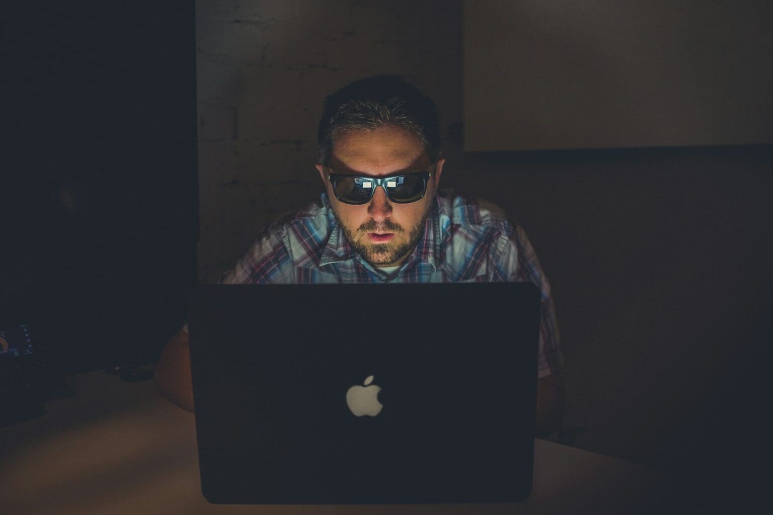 15 Ways to Spot Misinformation on the Internet - The Quick Report