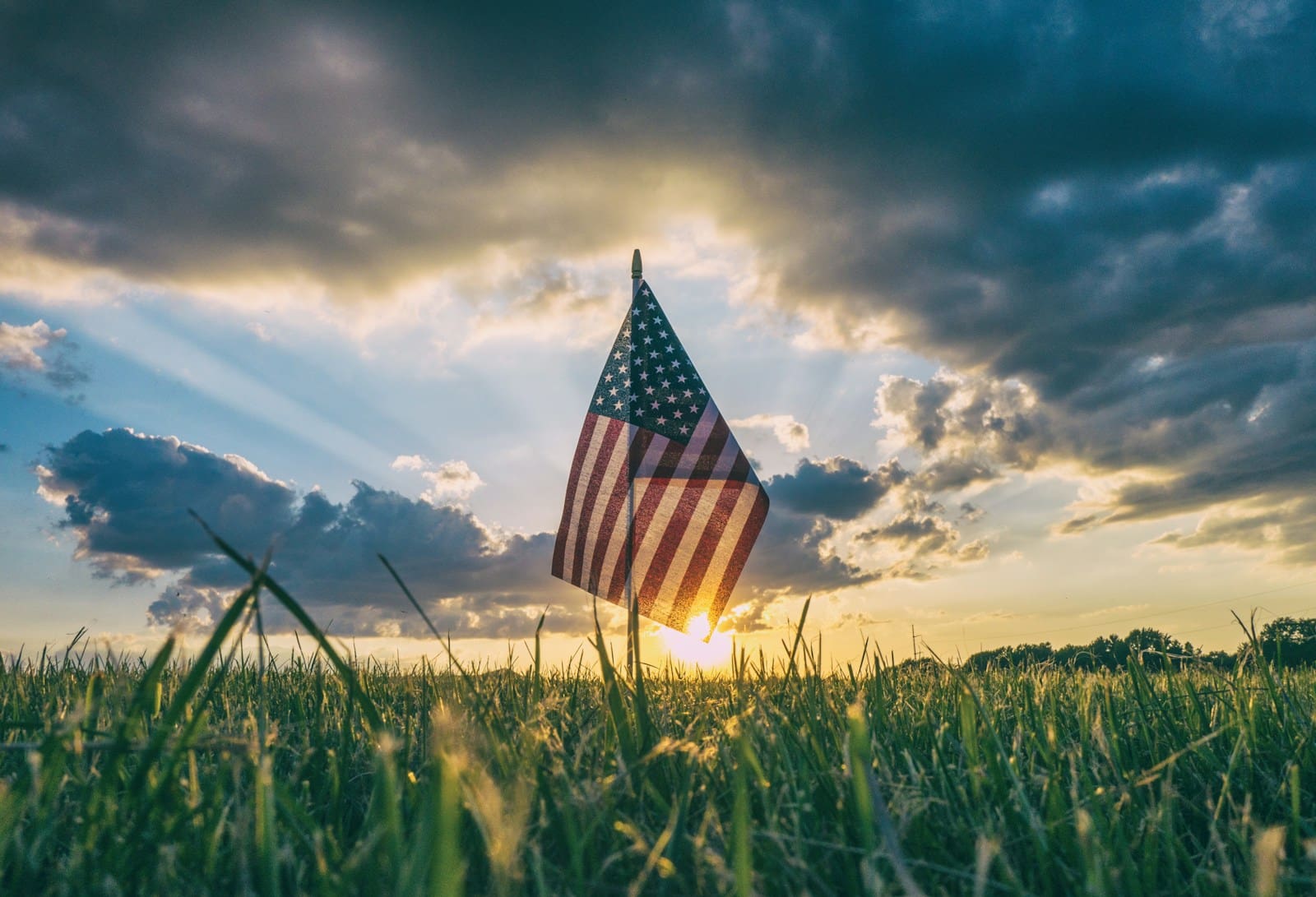 Top 10 Benefits of Living in a Small Town - The Quick Report