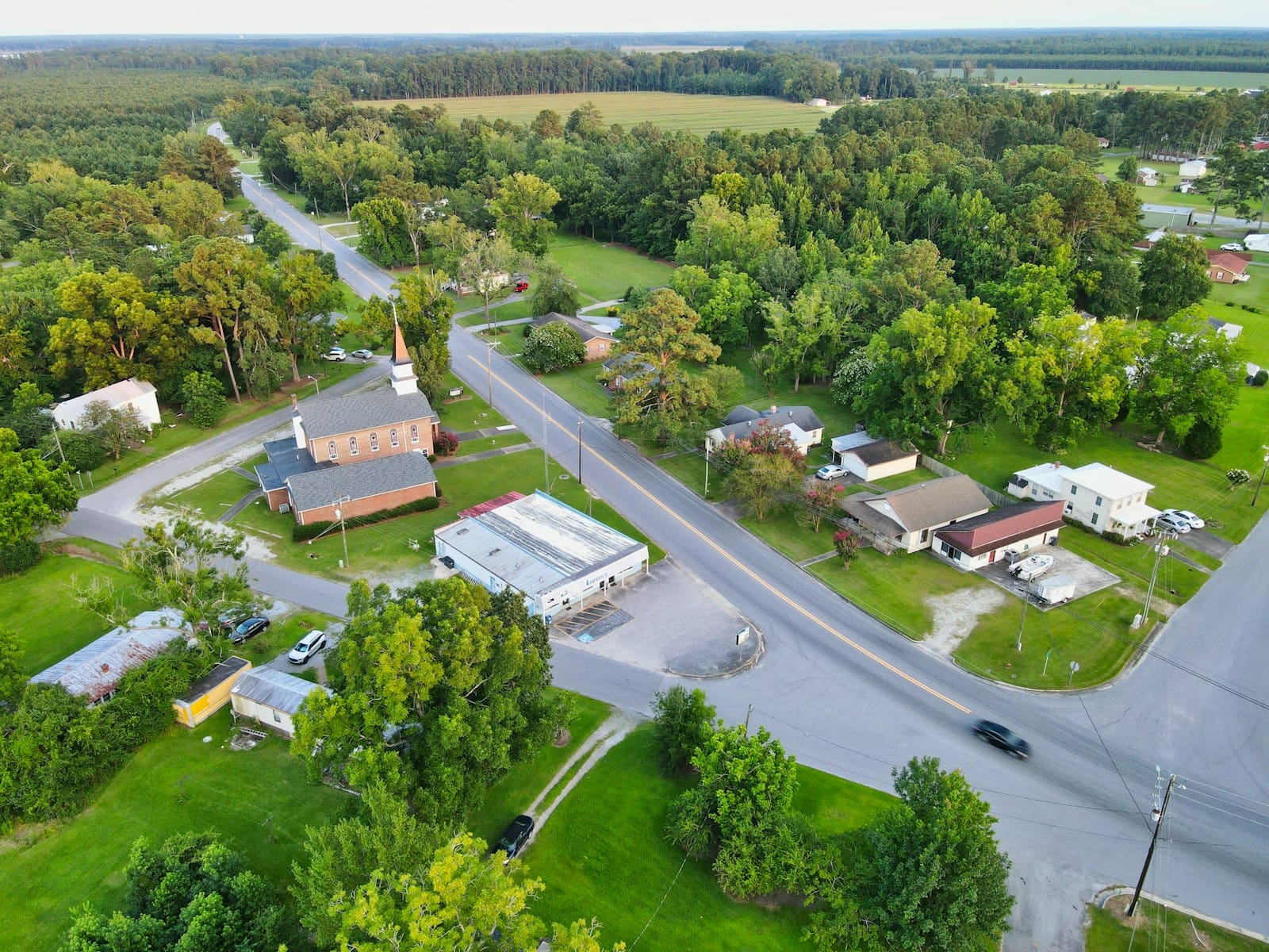 Top 10 Benefits of Living in a Small Town - The Quick Report
