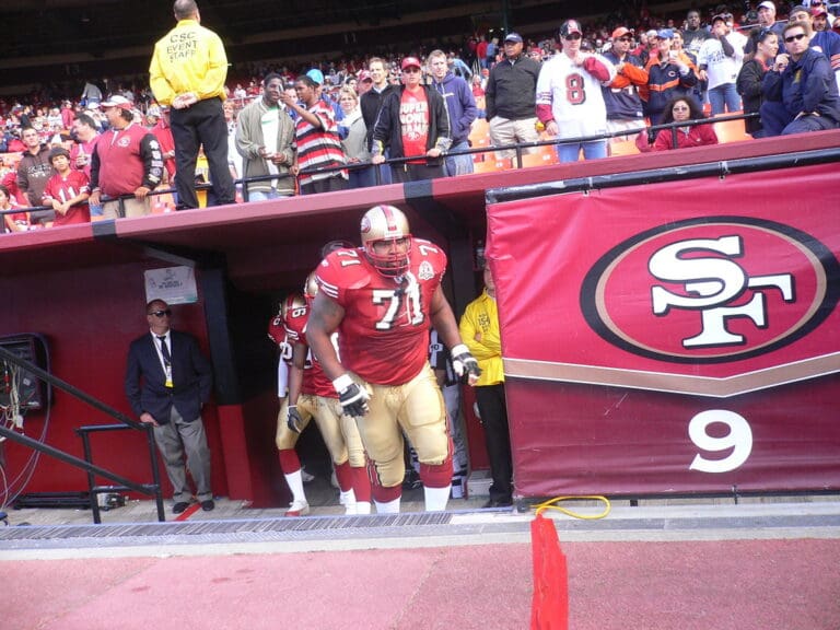 The 15 Best Offensive Linemen in NFL History - The Quick Report