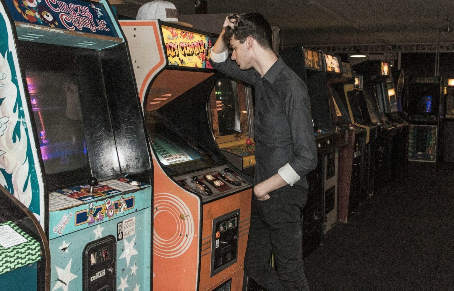 These 15 Jobs From The 80s And 90s Don't Exist Anymore - The Quick Report