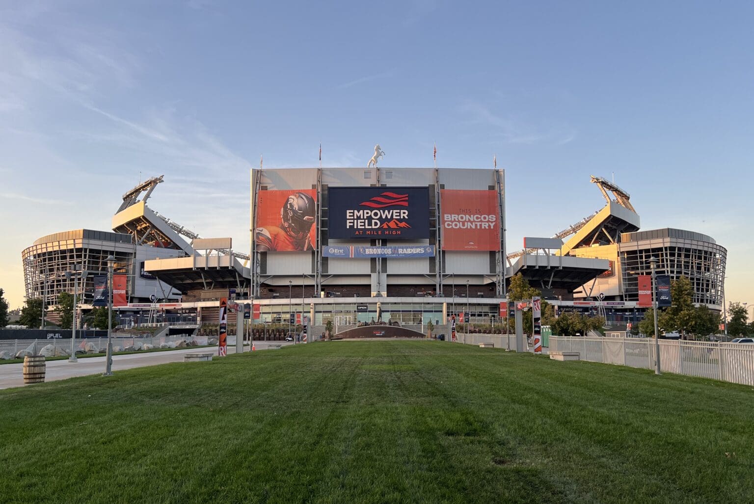 The Best and Worst Stadiums in the NFL, Ranked - The Quick Report