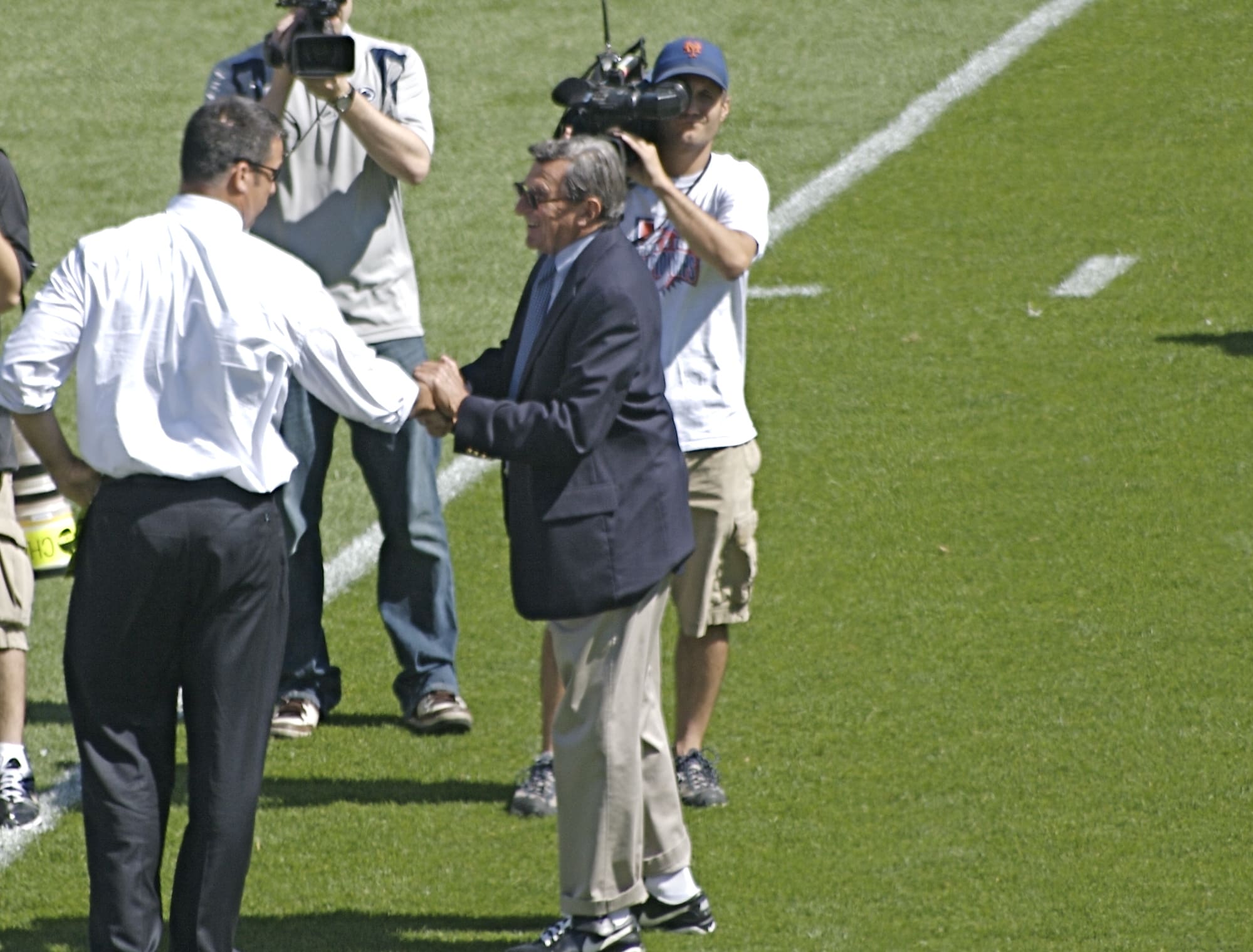 Ranking the 15 Most Beloved Coaches in Sports History - The Quick Report