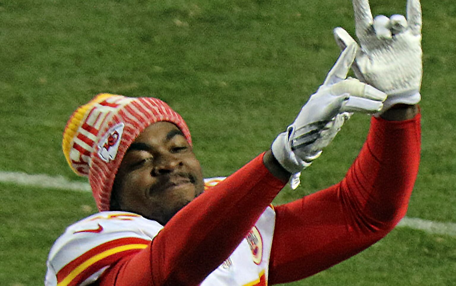 Ranking the Best Defensive NFL Players of the 24-25 Season - The Quick ...