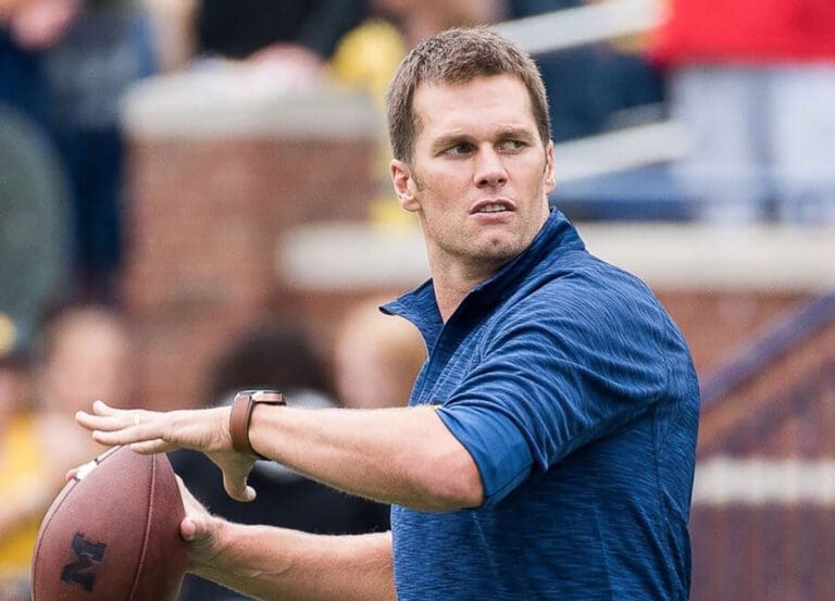 15 Quarterbacks Who Made the Most of Their Good Looks - The Quick Report