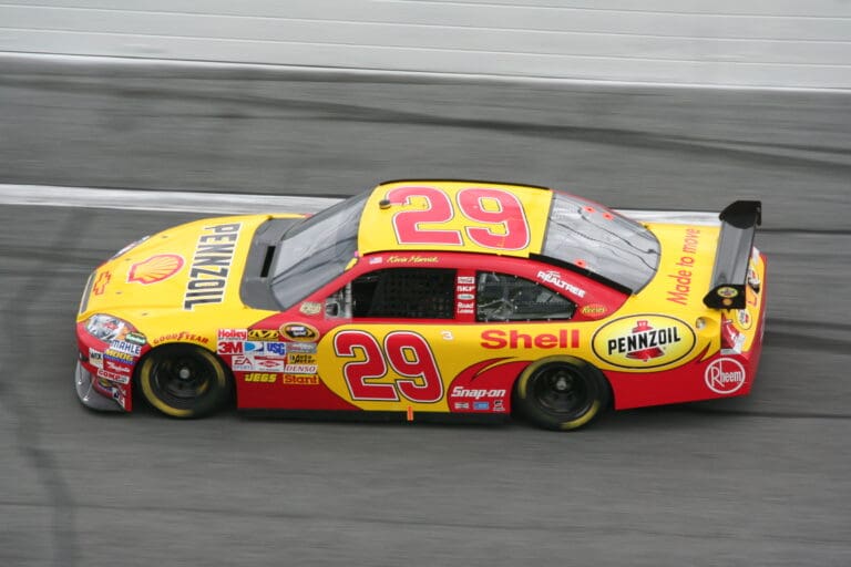 These 15 NASCAR Drivers Are Dominating the Track Right Now - The Quick ...