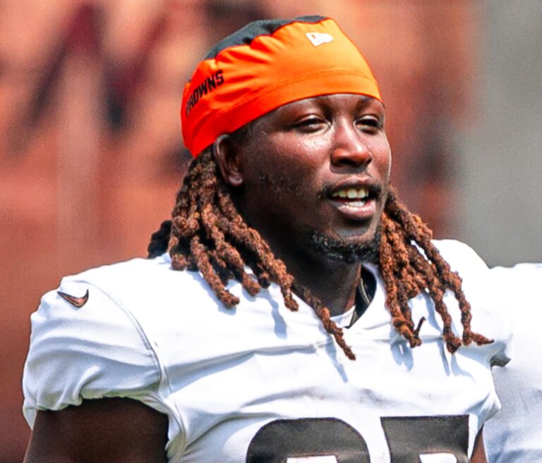 15 NFL Players Who Destroyed Their Reputations - The Quick Report