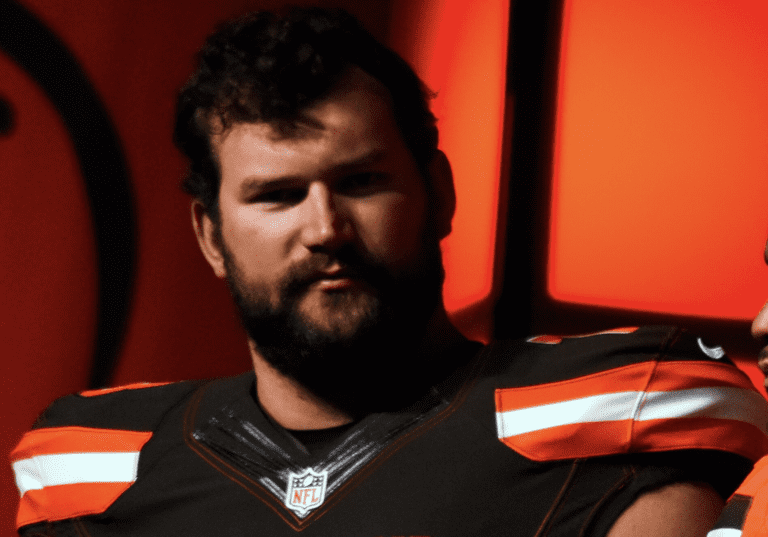 The 15 Best Offensive Linemen in NFL History - The Quick Report