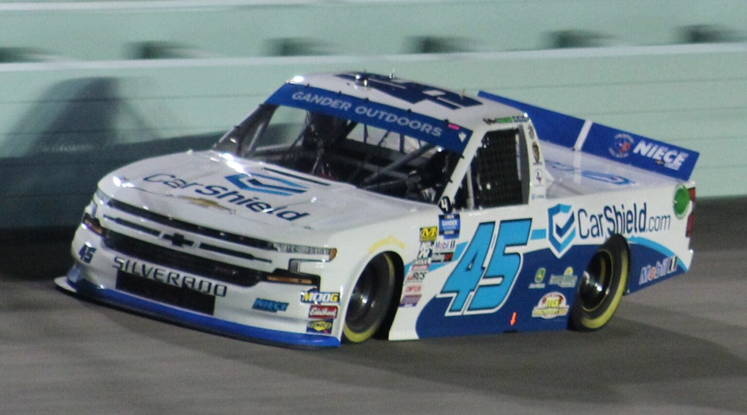 These 15 NASCAR Drivers Are Dominating the Track Right Now - The Quick ...