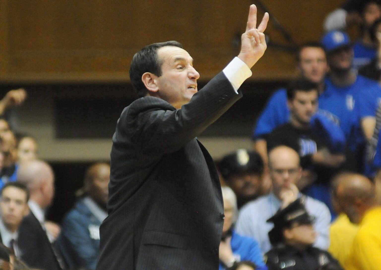 Ranking the 15 Most Beloved Coaches in Sports History - The Quick Report